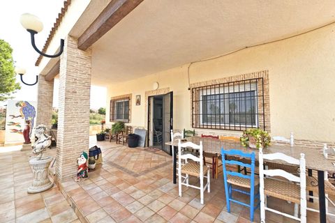 Villa te koop in Los Alcazares, Murcia - €250.000 | Ref: V390 | Kyero