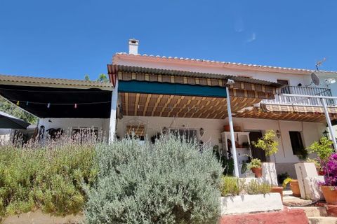 Country house for sale in Mondron, Malaga - €230,000 | Ref: 63376 | Kyero