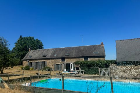 Country house for sale in Desertines, Mayenne - €225,500 | Ref: 1390776 ...