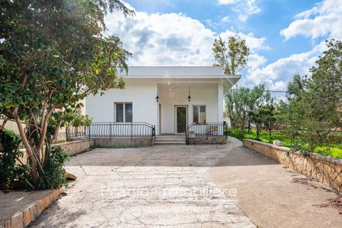 Villa for sale in Monopoli, Bari - €215,000 | Ref: 9113RV36700-301 | Kyero