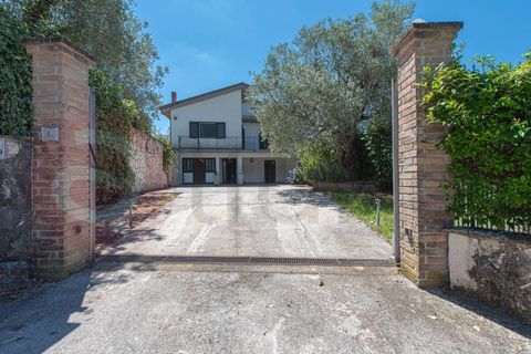 Villa for sale in Cervaro, Frosinone - €189,000 | Ref: AC99-149-1634 ...