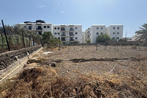 Land for sale in Las Palmas De Gran Canaria, Gran Canaria - €200,000 | Ref: C0033-03847 | Kyero