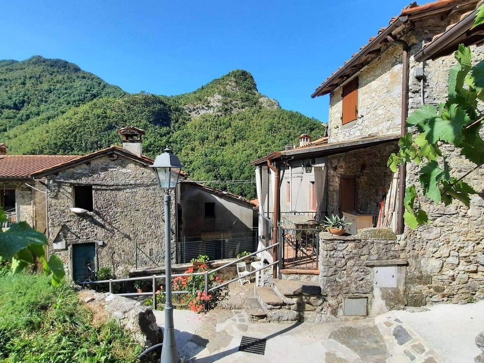 Cheap Villas for sale in Tuscany, Italy | Kyero