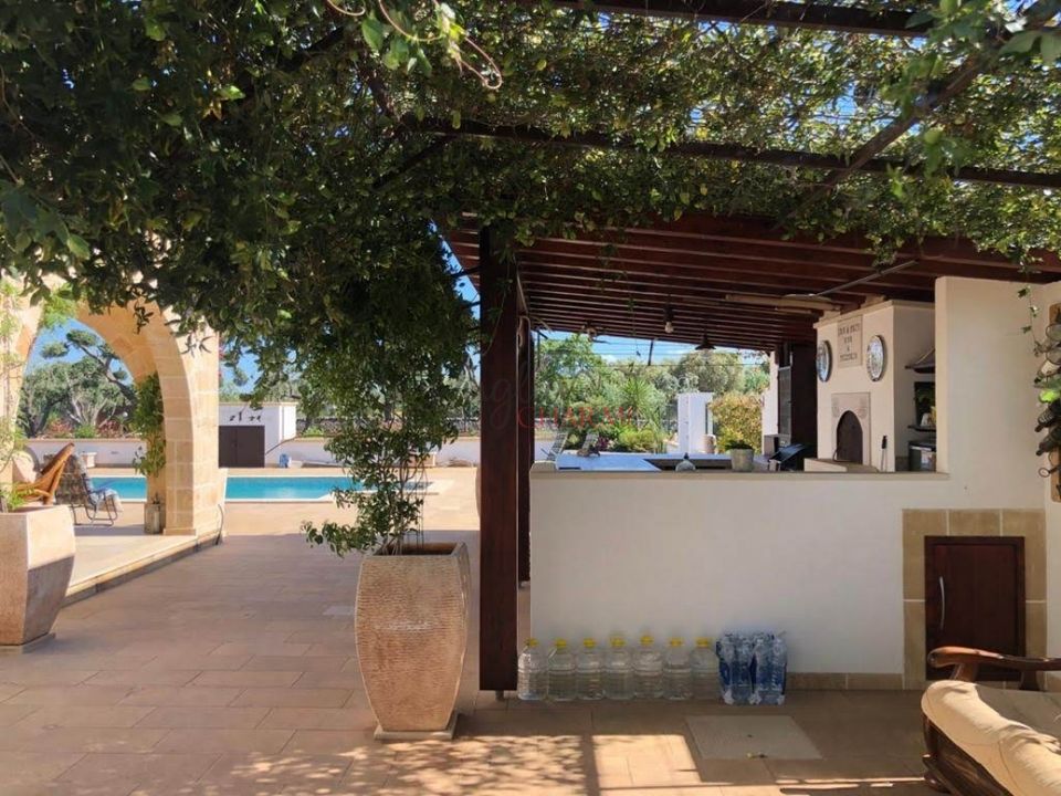 Villa for sale in Ostuni, Brindisi - € 495,000 | Ref: 12355414 - Kyero.com