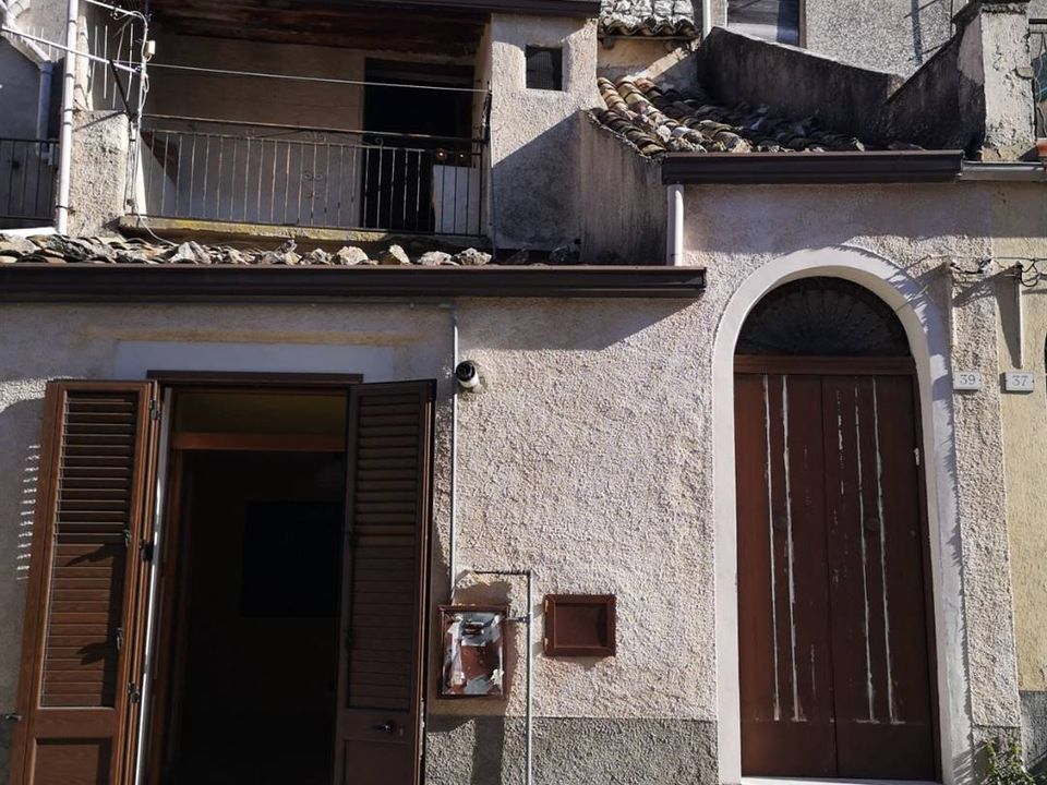 Villa for sale in Chiusa Sclafani, Palermo - € 34,000 | Ref: 14066460 ...