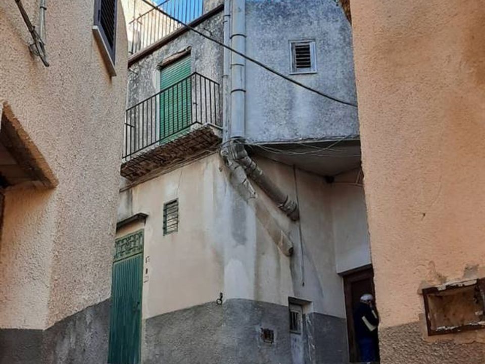 Villa for sale in Giuliana, Palermo - € 18,000 | Ref: 14066466 - Kyero.com