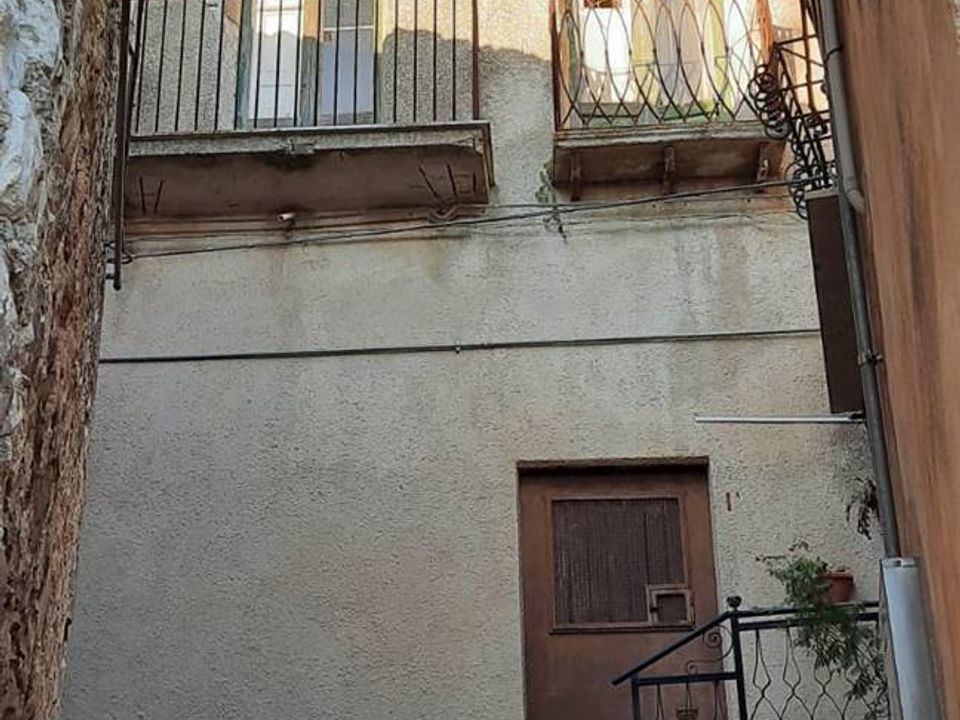 Villa for sale in Giuliana, Palermo - € 18,000 | Ref: 14066466 - Kyero.com