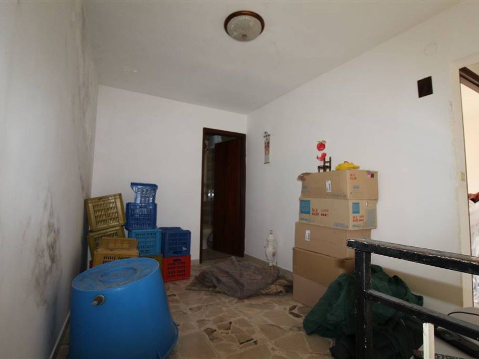 Villa for sale in Giuliana, Palermo - € 15,000 | Ref: 14066504 - Kyero.com