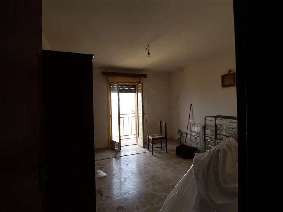 Villa for sale in Giuliana, Palermo - € 15,000 | Ref: 14066504 - Kyero.com