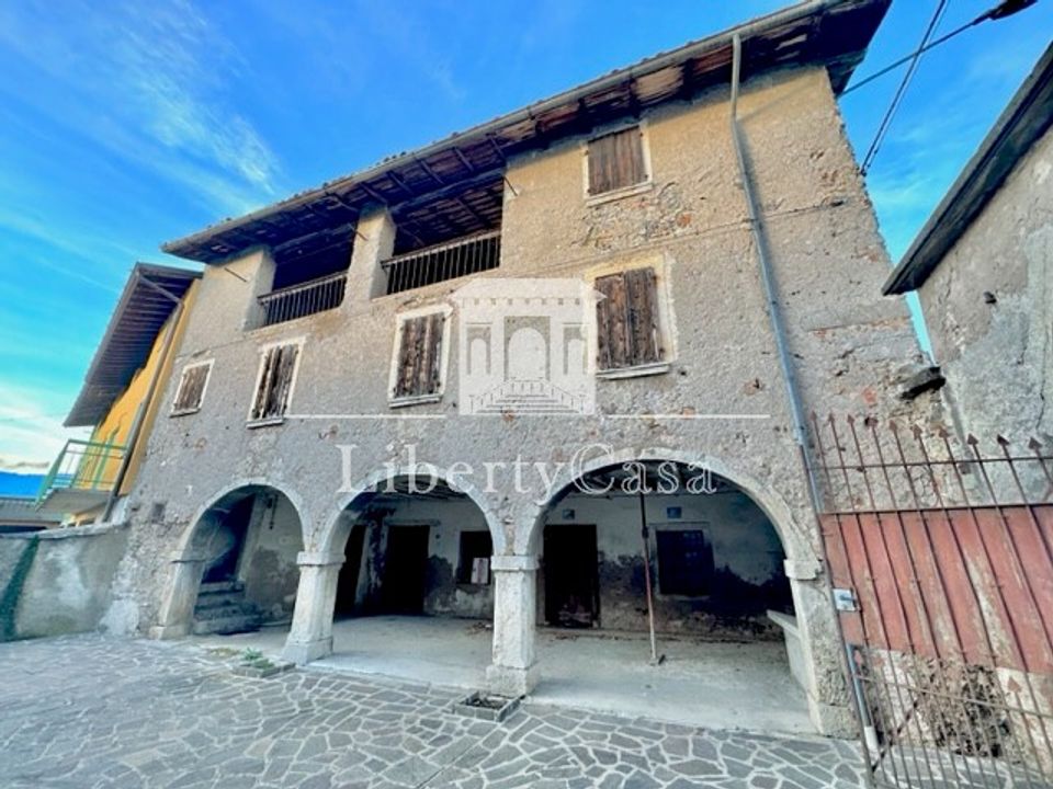 Country house for sale in Preseglie, Brescia - € 65,000 | Ref: 14861023 ...