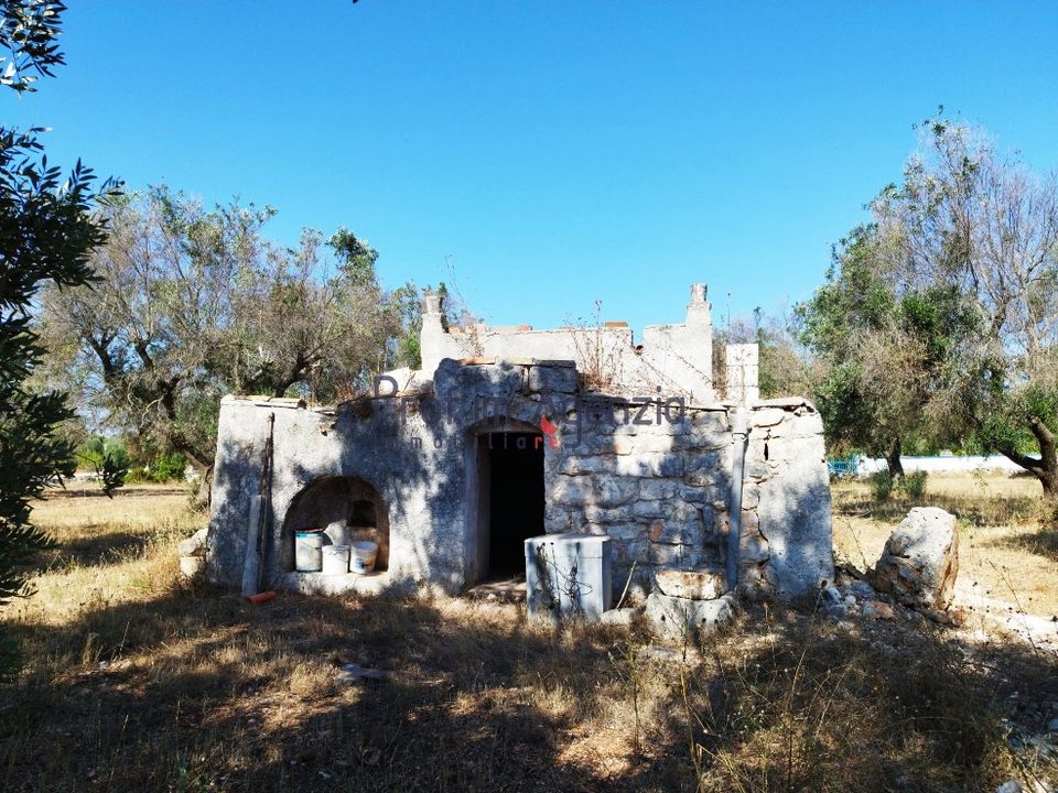 Country house for sale in Carovigno, Brindisi - € 38,000 | Ref ...