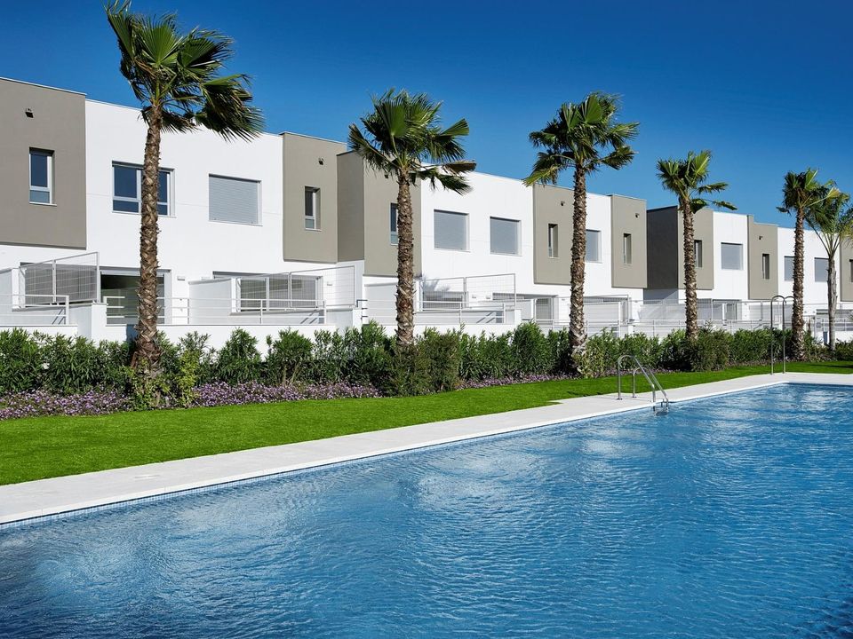 Properties for sale in Estepona over 13,000 properties | Kyero