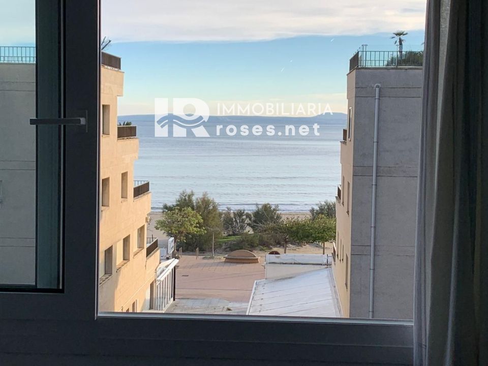 Properties for sale in Roses, Girona province | Kyero