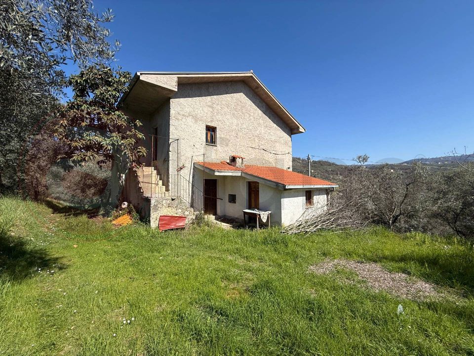 Billig hus på landet till salu i Italien | Kyero