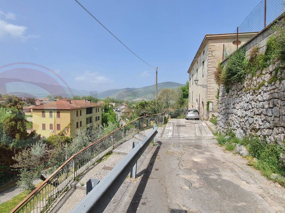 Country houses for sale in Italy | Kyero