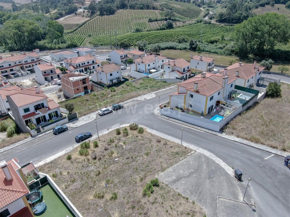 Terrenos baratos/as à venda em Portugal | Kyero