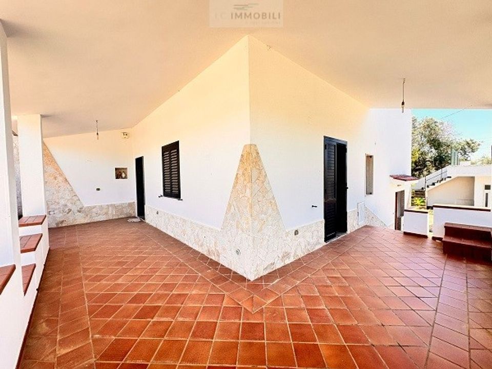 Villas for sale in Italy | Kyero