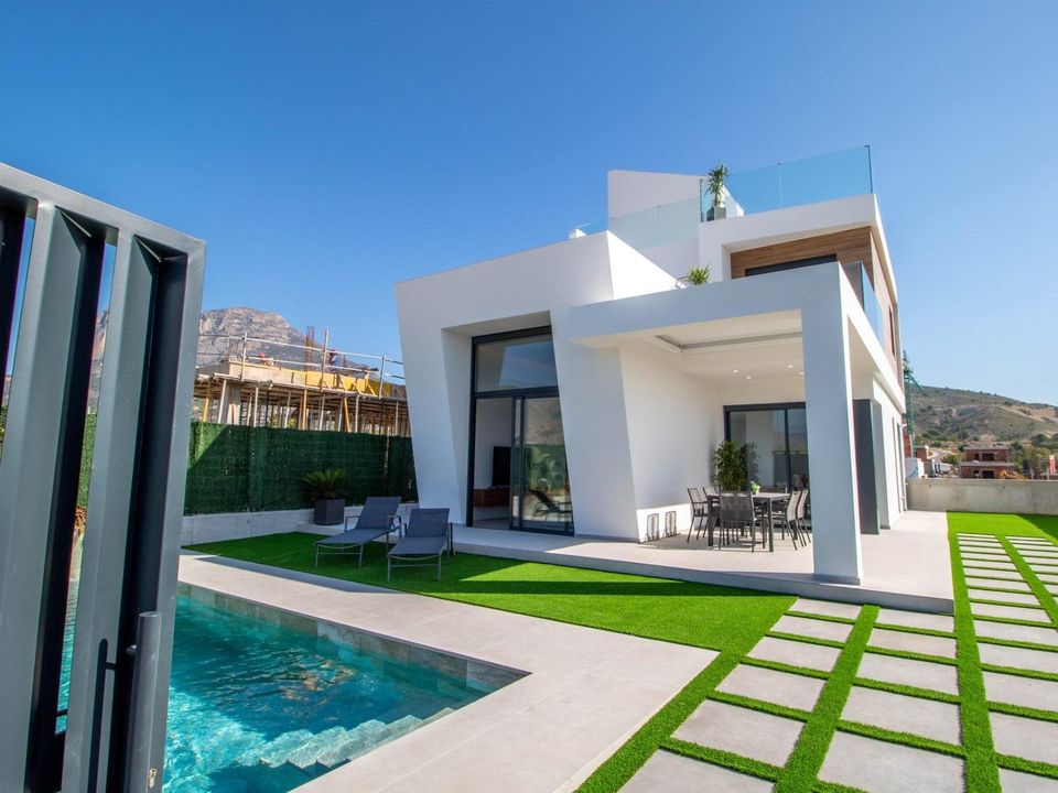 Villas for sale in Benidorm | Kyero