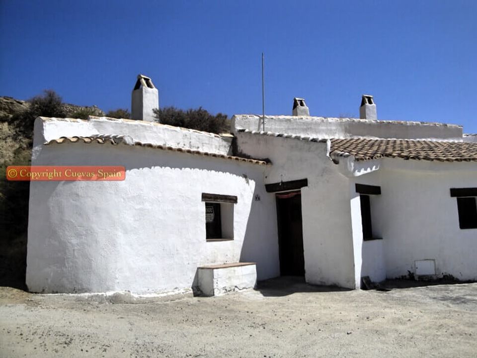 Cave houses for sale in Andalucia | Kyero