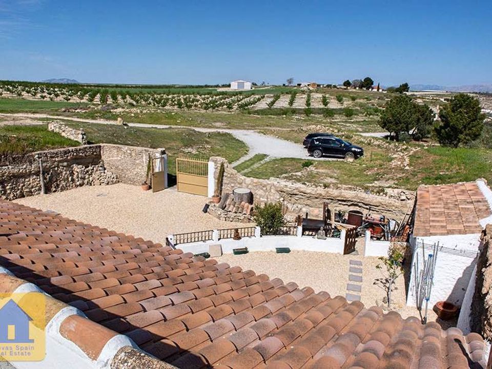 Cave houses for sale in Andalucia | Kyero