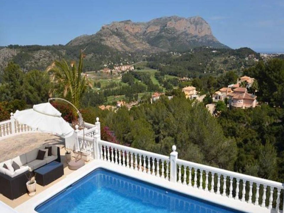Villas for sale in Spain | Kyero