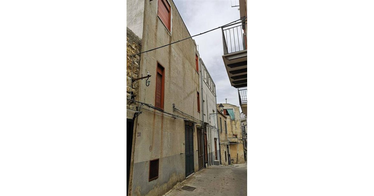Villa for sale in Giuliana, Palermo - € 15,000 | Ref: 14066504 - Kyero.com