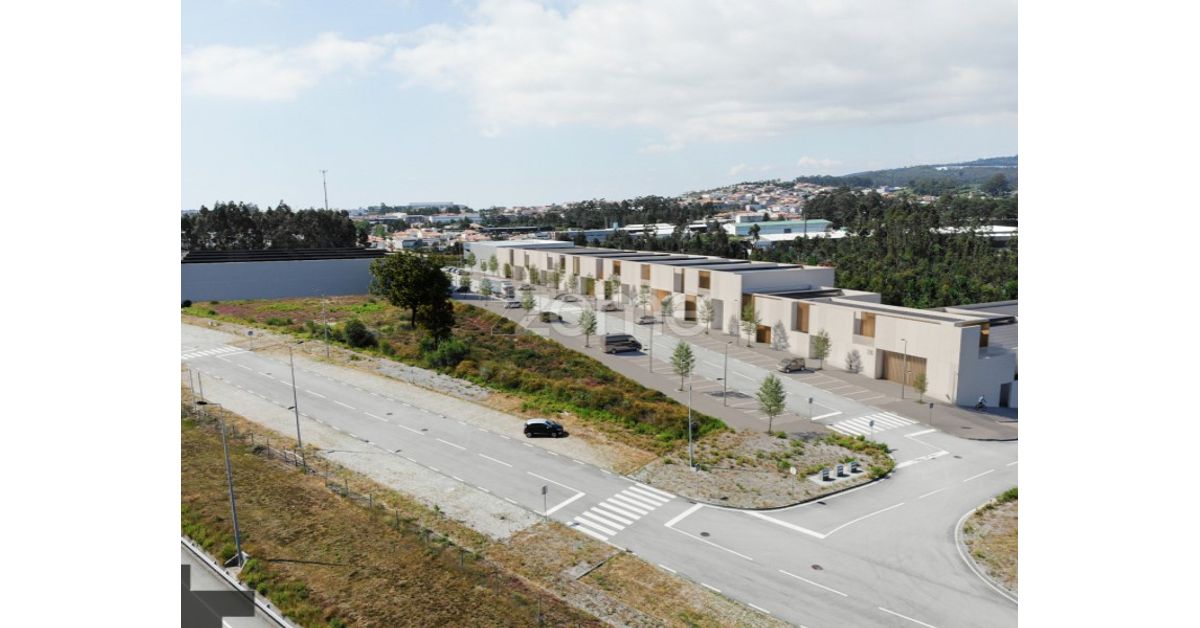 Commercial property for sale in Seroa, Porto District - € 400,000 | Ref ...